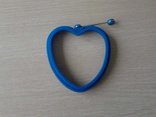 Heart Heatproof Eco-friendly Silicone Egg Rings with Stainless Steel Handle