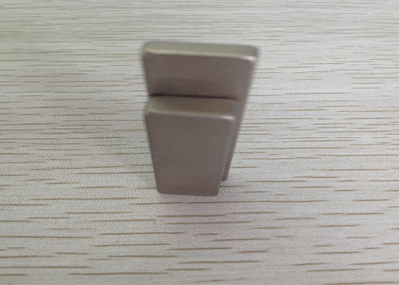 Rare Earth Strongest Sintered Neodymium Magnets Cr3 + Zinc Surface N30SH