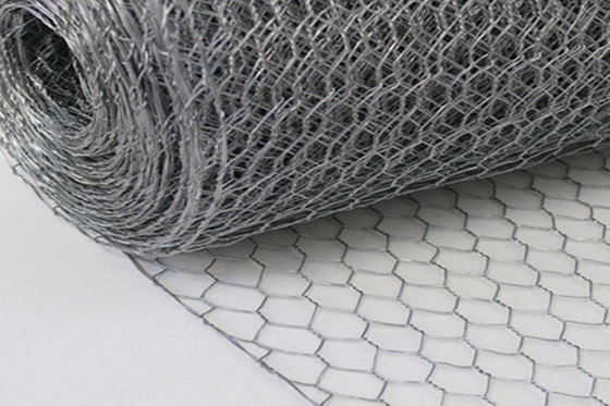 China 3/4" Cheap Chicken Wire /Rabbit wire Mesh /Galvanized Hexagonal Wire Mesh supplier