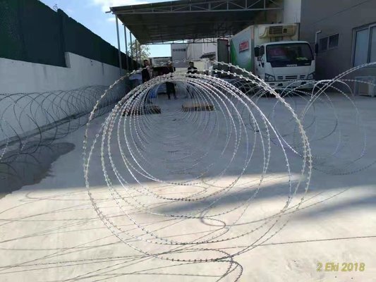 Q195 Galvanized steel material Welded Razor Wire Mesh in china supplier