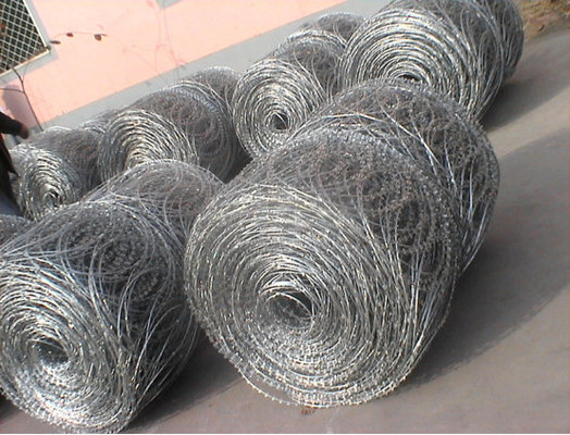 BTO-22 Galvanized Razor Wire Coils With Loops Dia 600 mm Used On Ships For Anti-piracy supplier