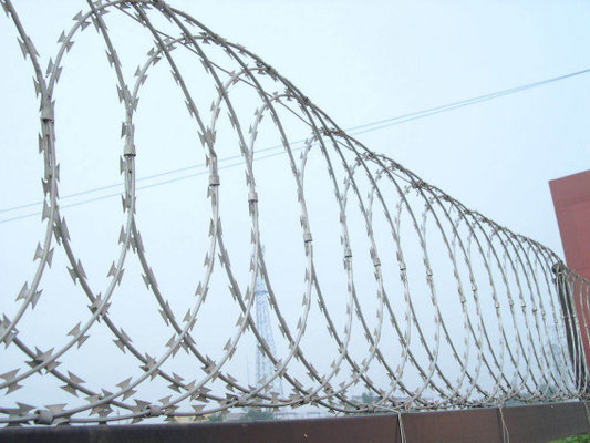 razor barbed wire price in bangladesh/hot dipped galvanized razor wire/stainless steel razor blade fencing wire supplier
