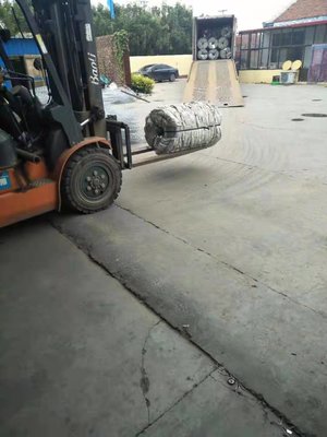 Professional Manufacturer BTO-22 CBT-60 Cbt-65 Galvanized Concertina Razor Wire Barbed Wire supplier