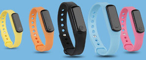 Bracelet, LCD display with touch, embedded Battery, Bluetooth low energy, Calories and distance calculation etc.
