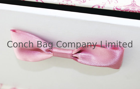 Clothes Pink Recycled cardboard gift boxes with ribbon handle