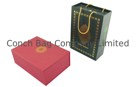 Gold stamping luxurious wine  recycled cardboard gift boxes with rope handle