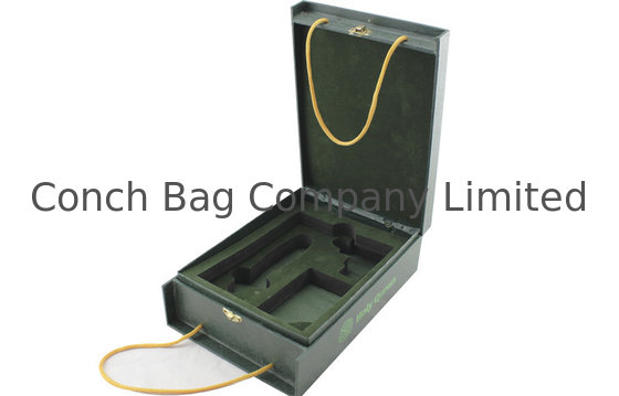 Gold stamping luxurious wine  recycled cardboard gift boxes with rope handle