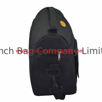 Black polyester washable built lunch shoulder bag for picnic