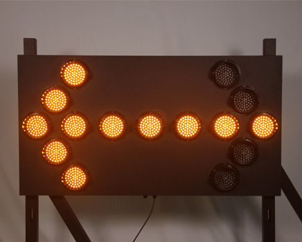 VA Series LED Arrow Board Portable LED Sign Supplier