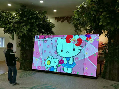 P3mm 576mm*1920mm WIFI App controller with wheel easy move free standing I-Poster led poster