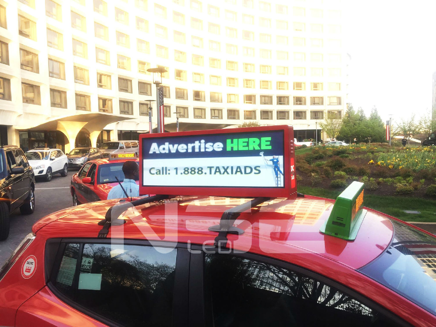 NSE LED Group Taxi Top Advertising Display In USA Bus LED Display