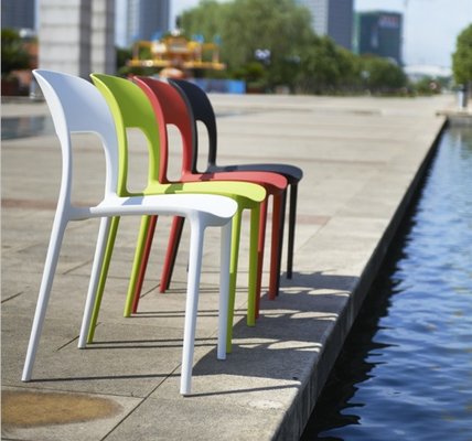 China cheap plastic outdoor dinner stackable Gispy chair supplier