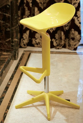 China modern plastic bar chair Spoon Bar Stool furniture supplier