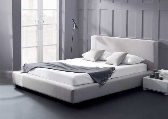 China modern top quality fabric king bed furniture supplier