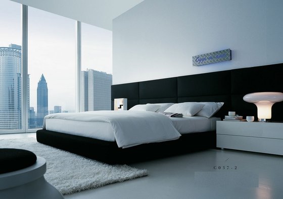 China modern high quality fabric soft king bed with decoration headboard supplier