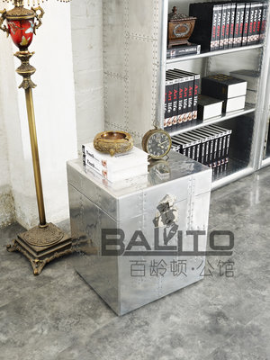 classical old style aluminium storage CASE furniture supplier