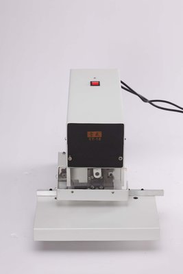 China Professional Metal Electric Booklet Stapler Finger Control CE Certification supplier