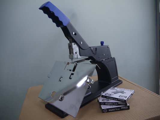 ISO Approval Manual Saddle Stapler Flat Stapling 60 Sheets supplier