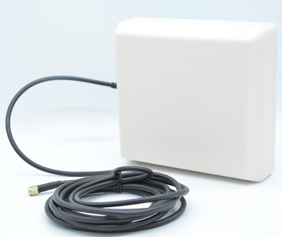 Flat Panel Dual Band Antenna SMA Male Connector 2.4G /5.8GHz ABS Housing