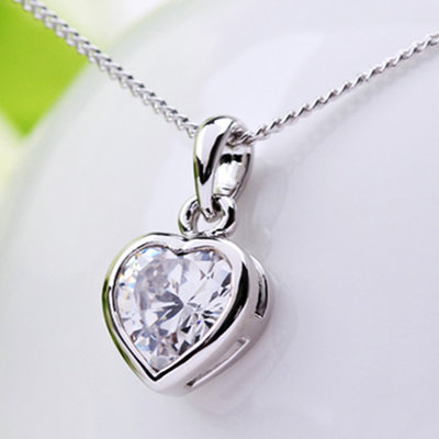 Ref No.: 105001 Bright Heart heart shaped pendant necklace garnet jewellery women fashion jewelry