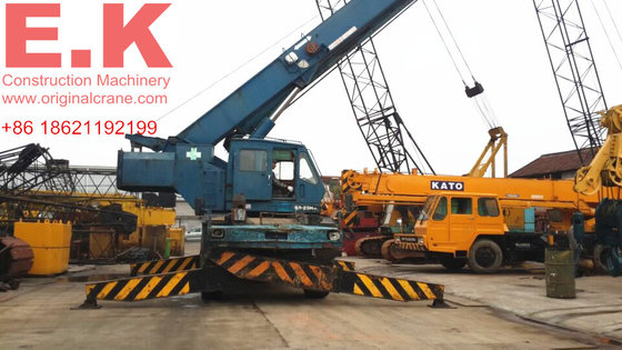 China Used Japanese hydraulic rough terrain crane kato crane 25ton (KR25H-III) manufacturer