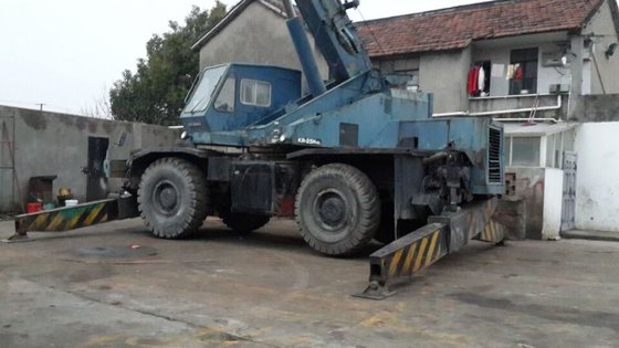 China 25ton used Japanese hydraulic jib trucked rough terrain crane (KR25H-III) exporter