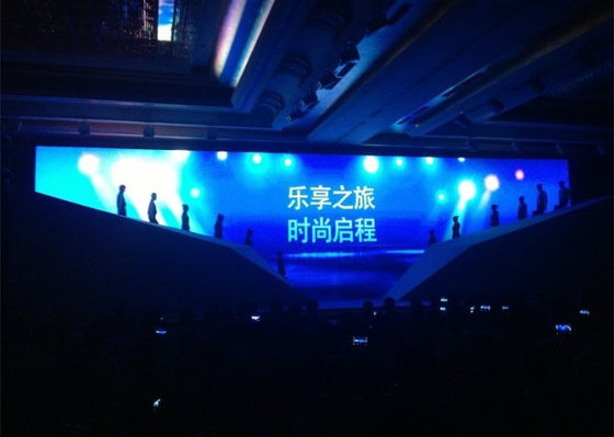 China P7.62 1R1G1B Full Color SMD Stage LED Screens Panel For Fashion Shows 17222dots/sqm supplier