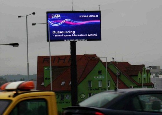 China 1/4 Scan Pitch 12mm Full Color Outdoor LED Display Boards High Brightness 8500 nits supplier