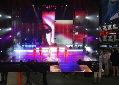 China Commercial Indoor Full Color LED Display P7.62 mm For Stage, High Brightness supplier