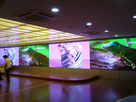 China Rental Indoor Full Color LED Display Video Wall / SMD led advertising display P7.62 supplier
