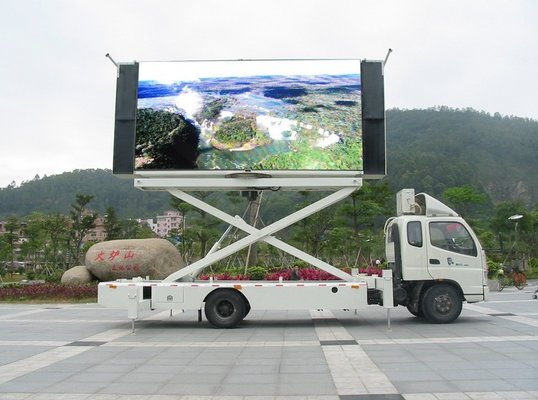 China Wateproof DIP Truck Mounted LED Screen Electronic Signs , Super Brightness supplier