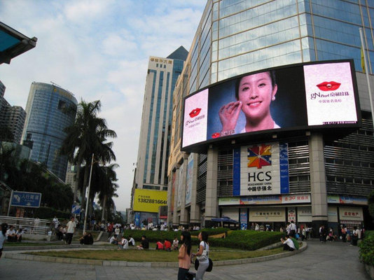 China Super Brightness Outdoor LED Video Display P10mm For Advertising DIP346 9000 nits supplier
