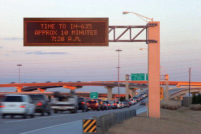 China P10 LED Moving Display Board For Message Traffic Information Advertising supplier