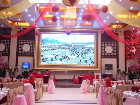 China SMD P5 Indoor Advertising LED Display Billboard , 1R1G1B Full Color Rental LED Screen supplier