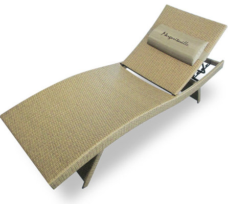 Comfortable Outdoor Patio Chairs Living Garden Poolside PE Rattan Chaise Lounge with Sling Pillow