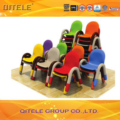 China Kids Table And Chair Set Plastic , Childrens Table With 4 Chairs supplier
