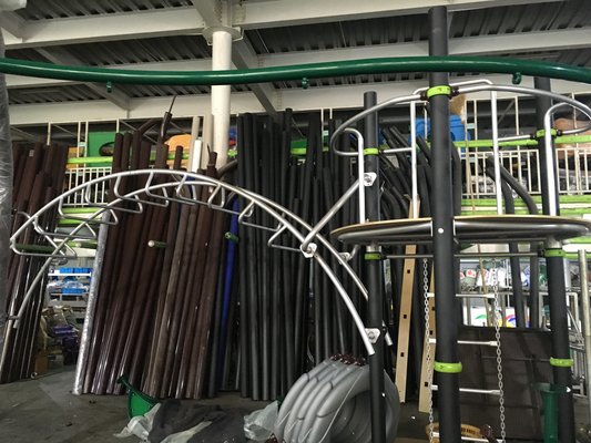 China Abrasion Resistance Kids Outdoor Gym Equipment Climbing Bridge Standard Steel For Parks supplier