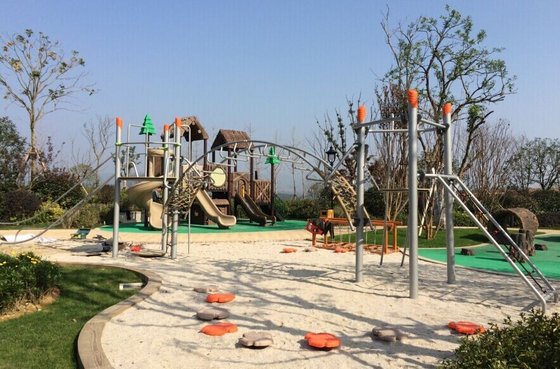 China HDPE Caps Outdoor Kids Playground Equipment Climbing Bridge For Age 5 - 12 supplier