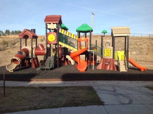 Amusement Park Outdoor Playground Type Plastic Playground Material slide supplier