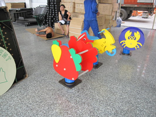 2016 Popular Colorful  Outdoor Playset  with 114cm diameter post for Children supplier