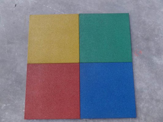 Outdoor Safety Play Mats , Rubber Safety Mats Outdoor Antislip supplier