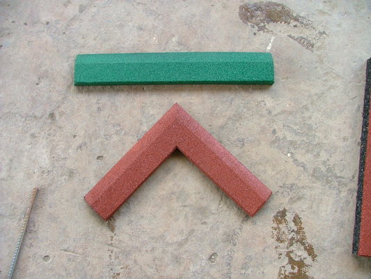 Outdoor Safety Play Mats , Rubber Safety Mats Outdoor Antislip supplier
