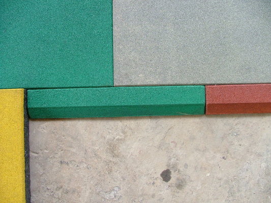 Outdoor Playground Rubber Mats 50 x 50 x 2.5 cm Shockproof Colorful supplier