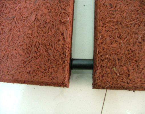 Amusement Park Rubber Playground Rubber Mats With Thickness 2.5 CM supplier