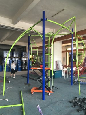 Amusement Park Kids Outdoor Climbing Equipment 35Kids Capacity For Kids Body Gym supplier