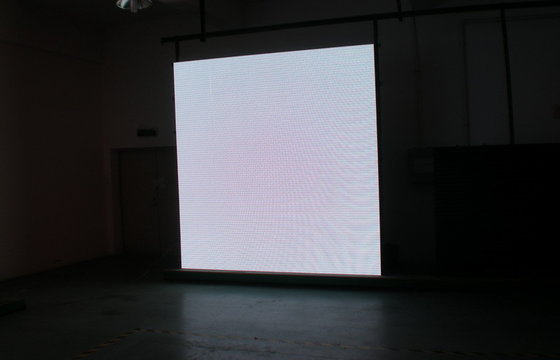 China Professional Large Led Advertising Screens SMD 3 In 1 Waterproof Led Display supplier