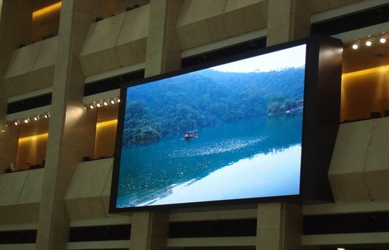 China Super Vivid Color Outdoor LED advertising board With 6000 cd / ㎡ Brightness supplier