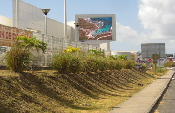 China High Brightness P10 Outdoor LED Display For Advertising With 600 W / ㎡ supplier
