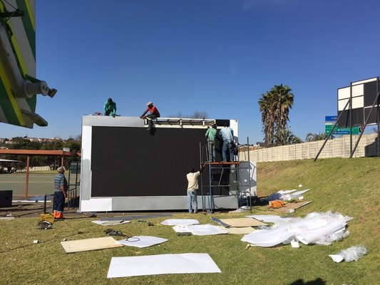 High Refresh Rate High Brightness Energy Saving Outdoor SMD LED Display, Advertising Led Billobard By the Road supplier