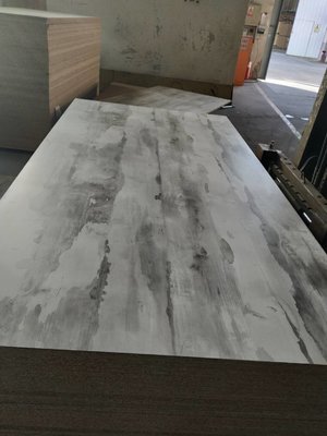 Manufacturers Price 9-25mm pure Melamine particle board For Sale supplier